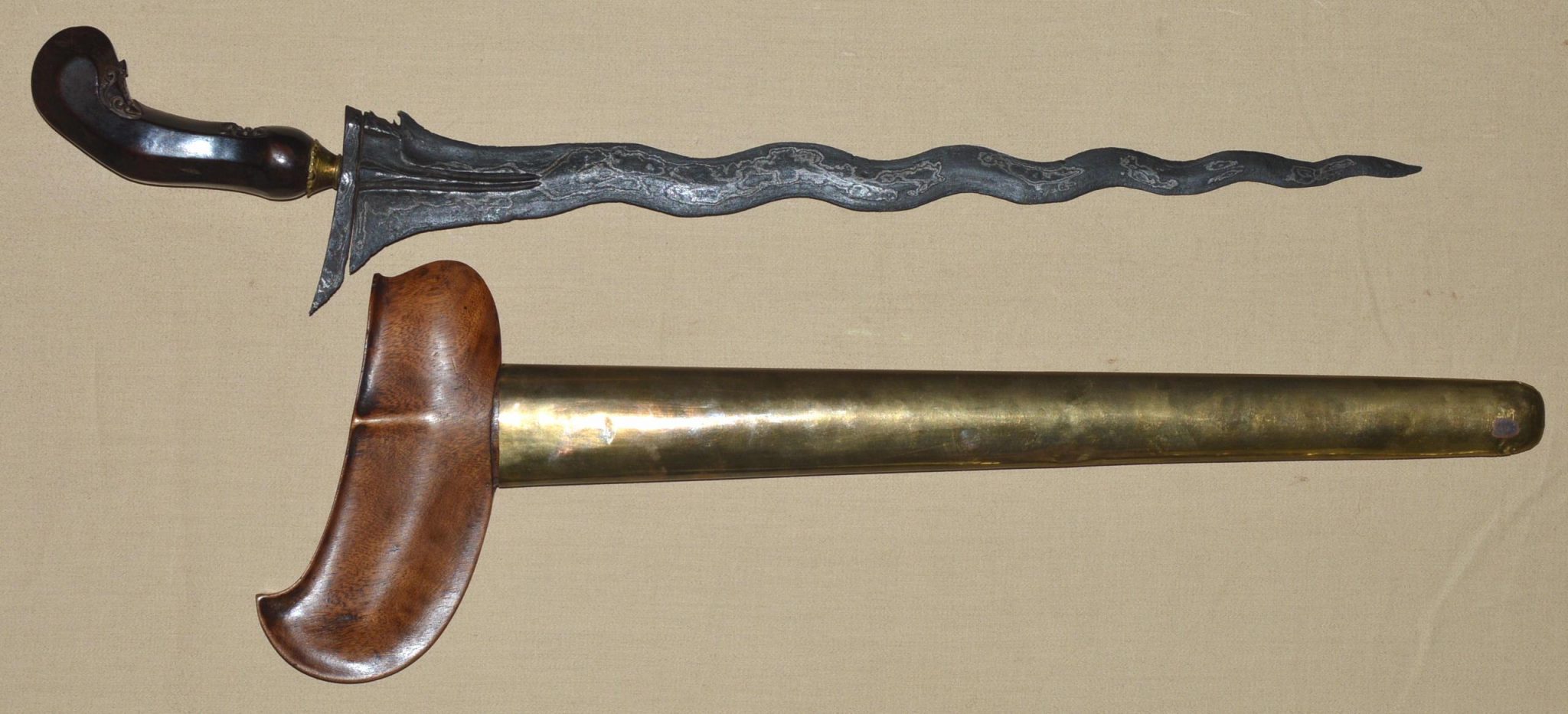 Javanese Keris (Kris) Dagger with 15th C Blade - Antique Weapon Store