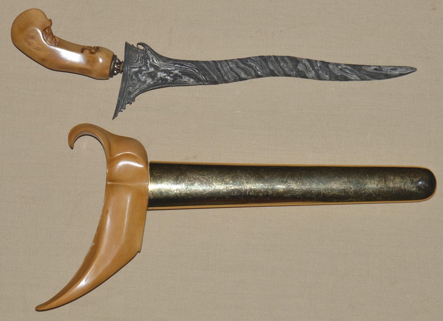 Javanese Keris (Kris) Solo Dagger - Antique Weapon Store