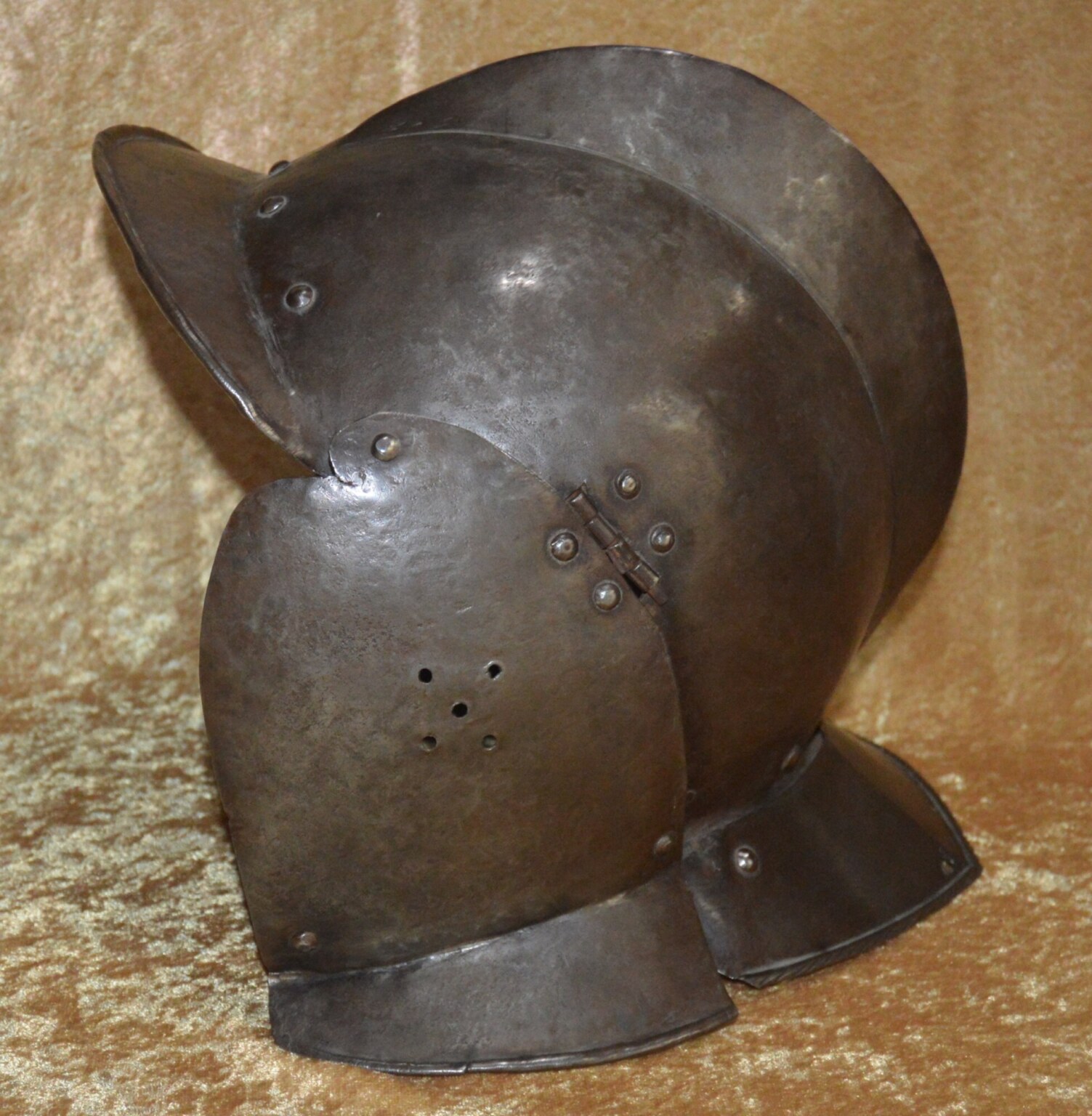 Medieval Armor and Antique Helmets for Sale - Antique Weapon Store