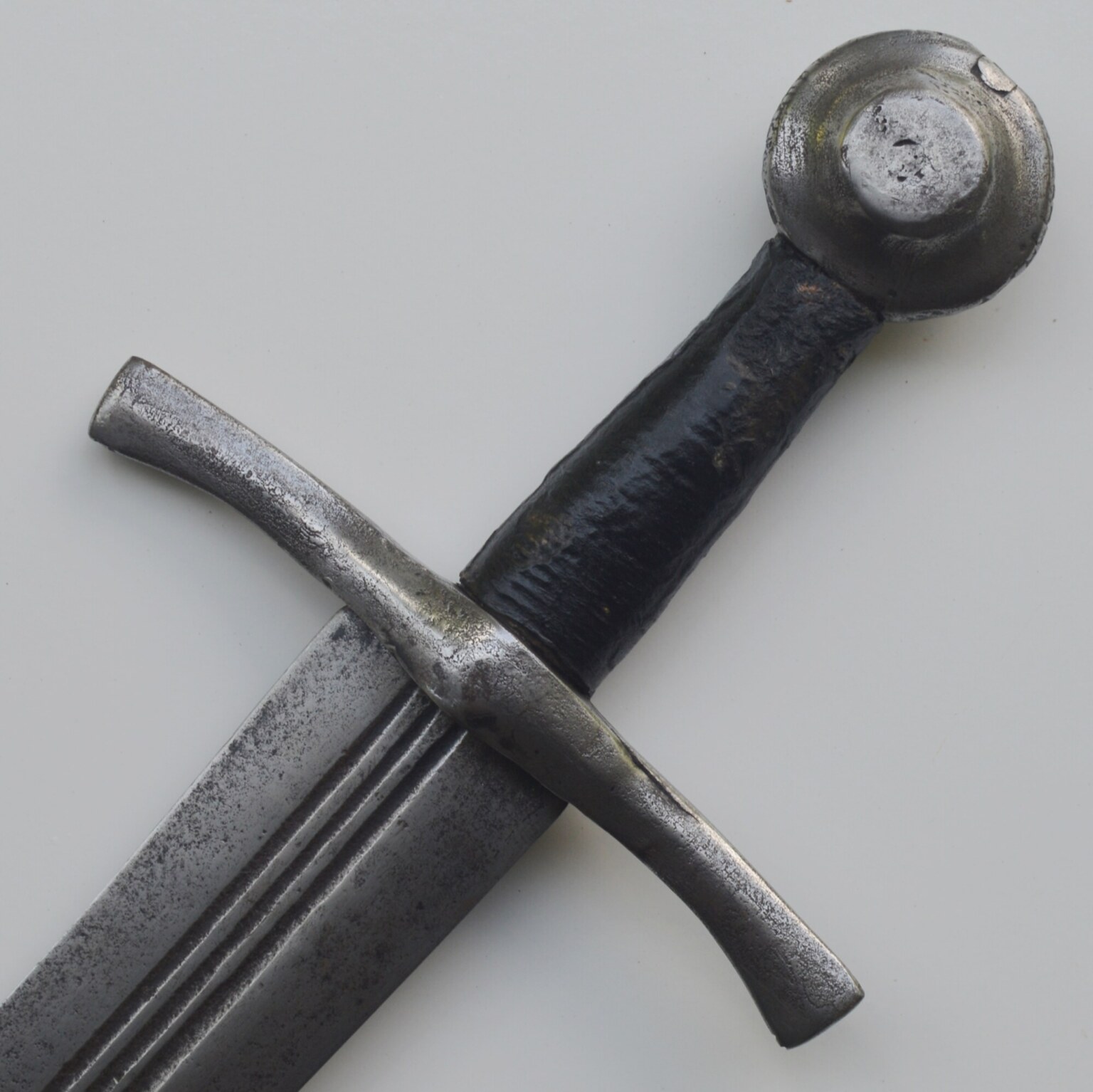 Medieval Knightly Type XIV Broadsword, Early 14th C - Antique Weapon Store