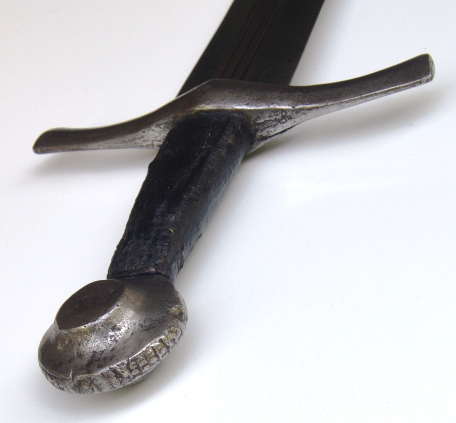 Medieval Knightly Type XIV Broadsword, Early 14th C - Antique Weapon Store