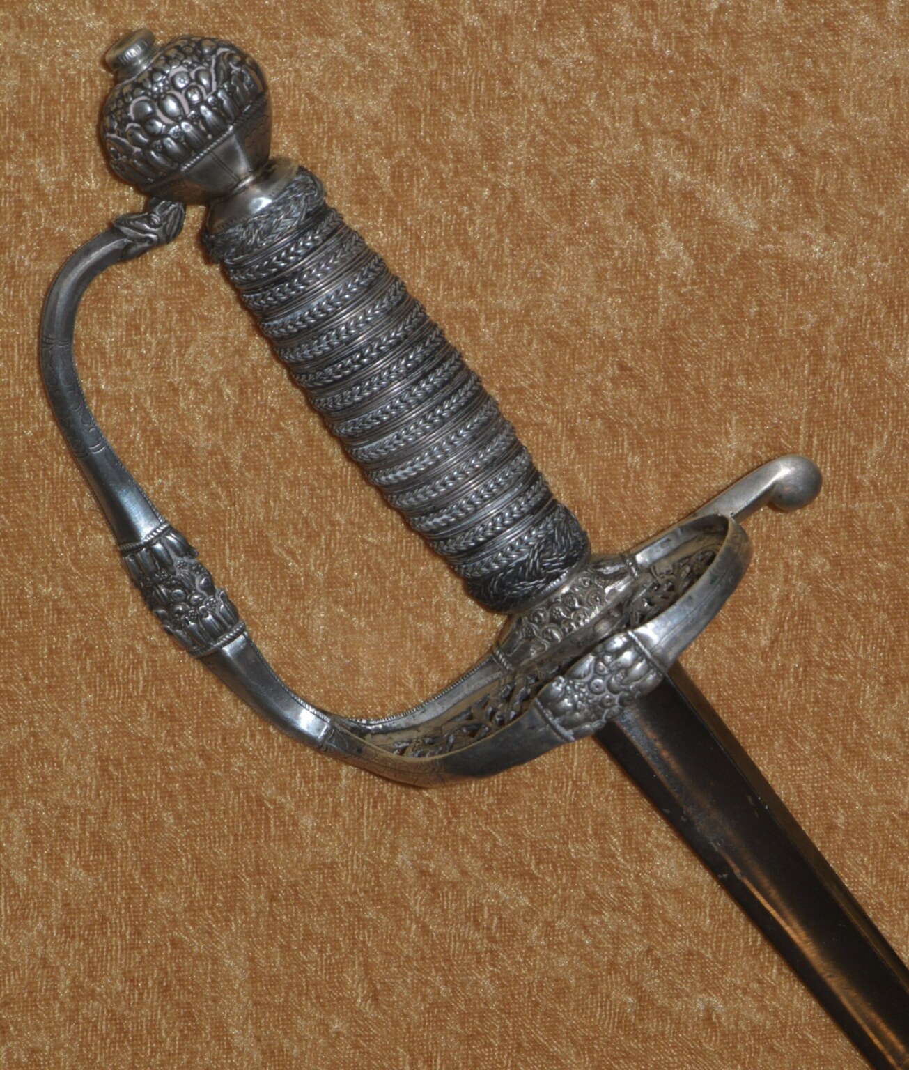 Antique Weapons Dealer for Historic Weapons - Antique Weapon Store