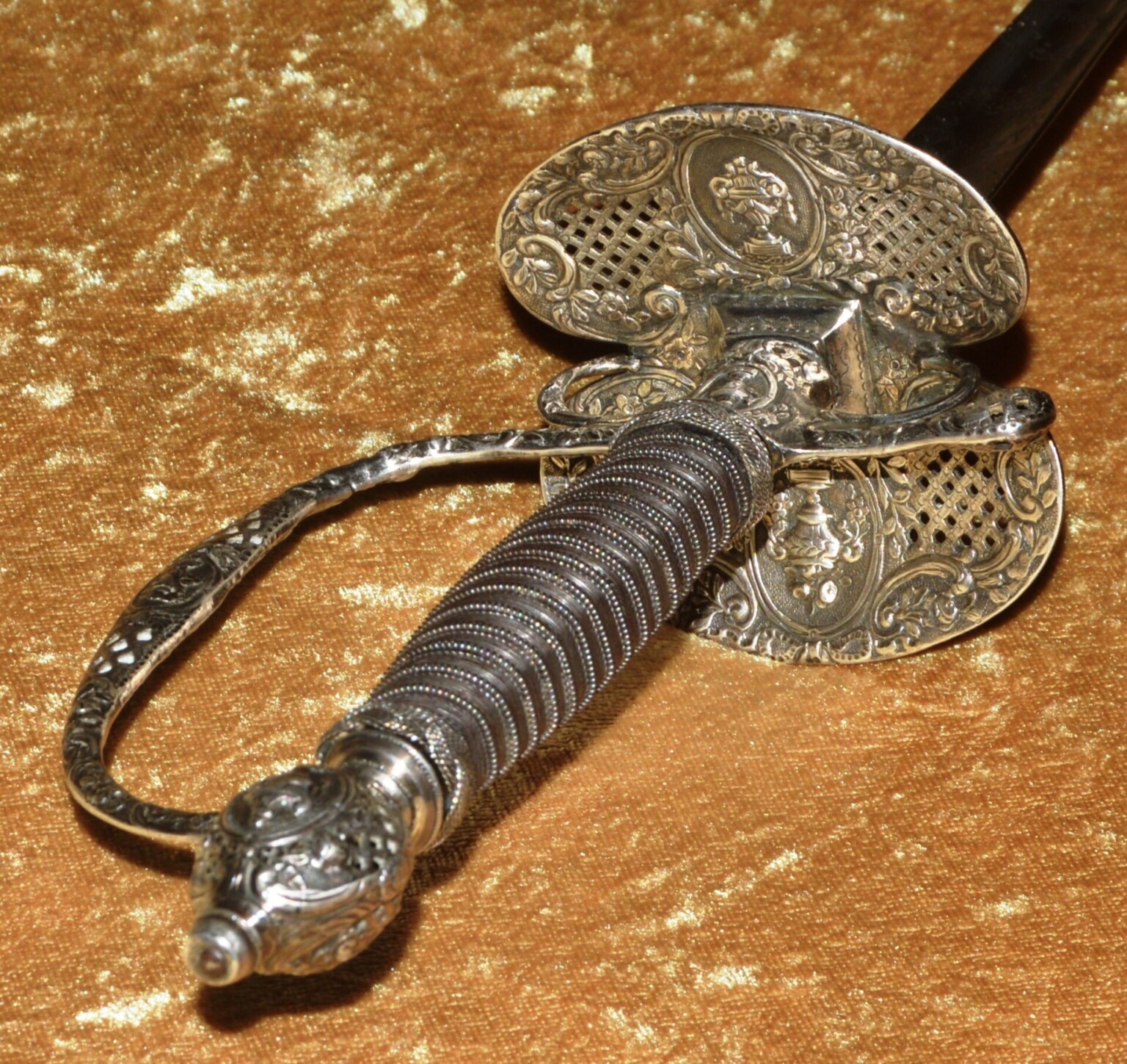 Fine German Silver Hilt Smallsword, ca. 1750 - Antique Weapon Store