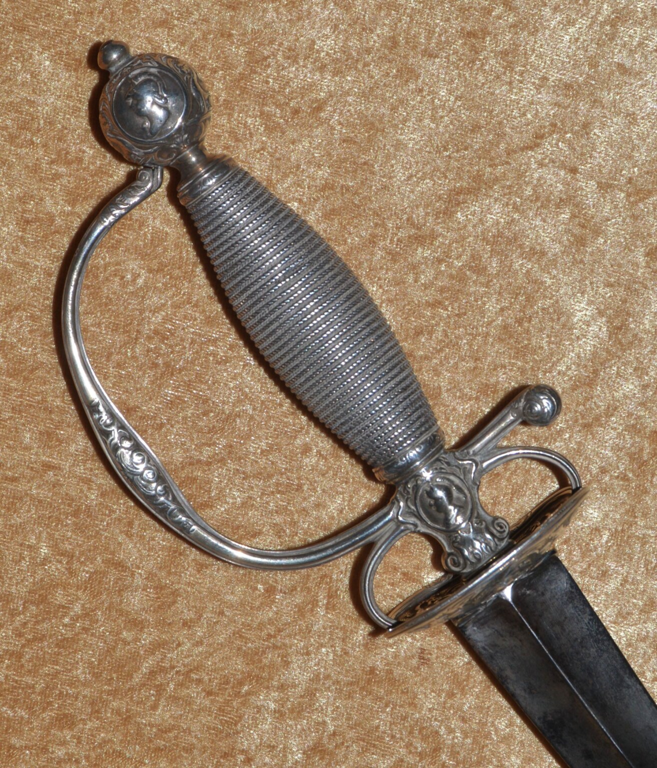 Antique Weapons Dealer for Historic Weapons - Antique Weapon Store