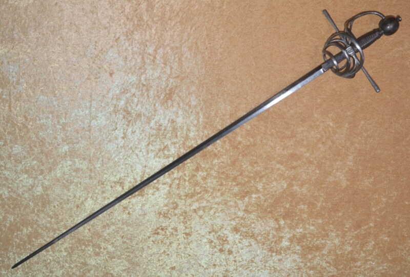 Italian Swept Hilt Rapier, Early 17th C - Antique Weapon Store