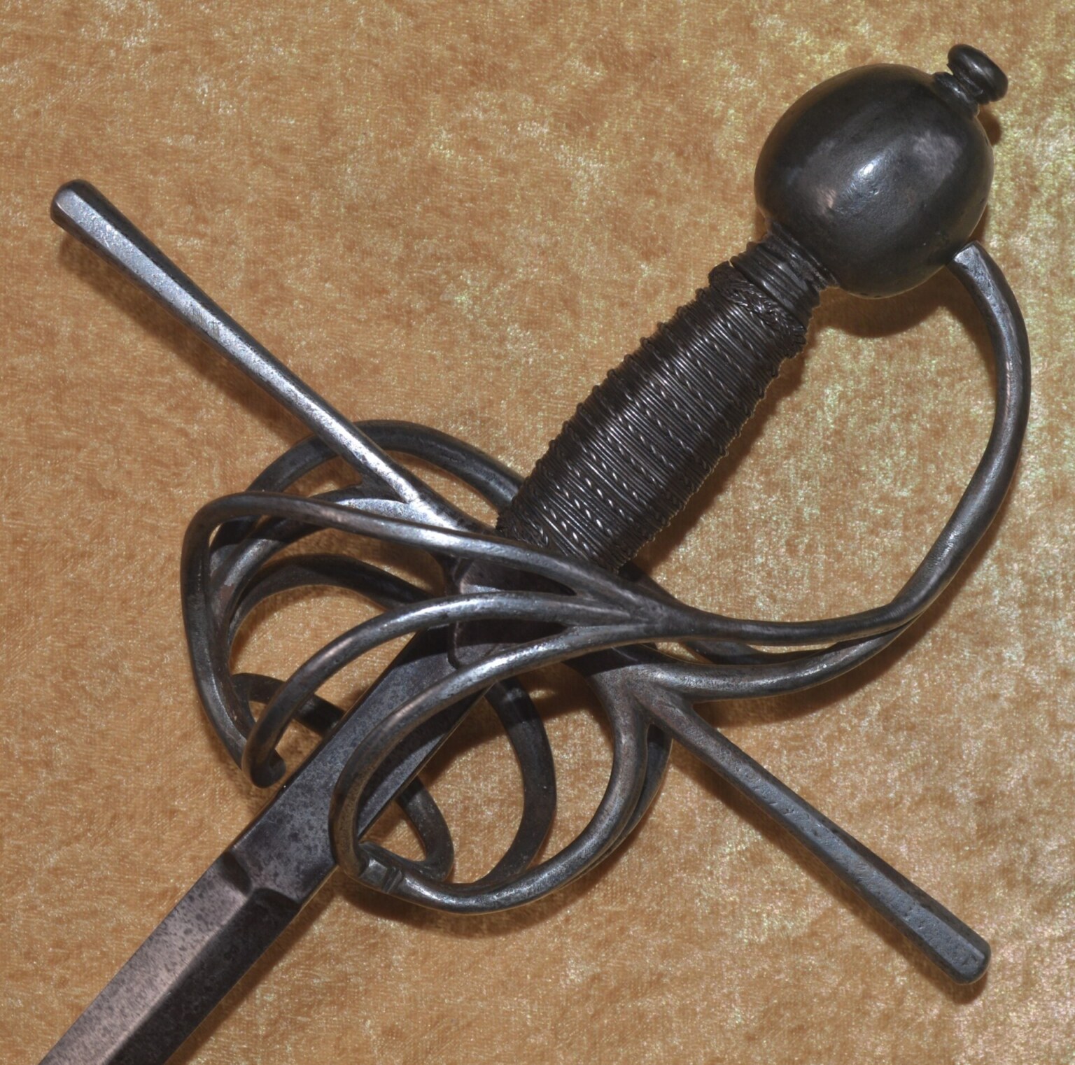 Italian Swept Hilt Rapier, Early 17th C - Antique Weapon Store