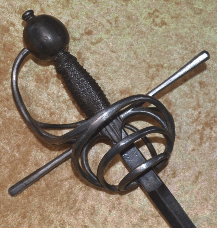 Italian Swept Hilt Rapier, Early 17th C - Antique Weapon Store