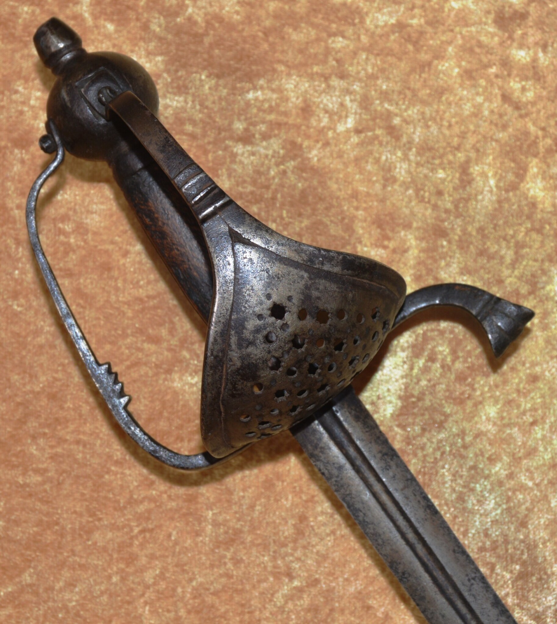 Antique Weapons Dealer for Historic Weapons - Antique Weapon Store