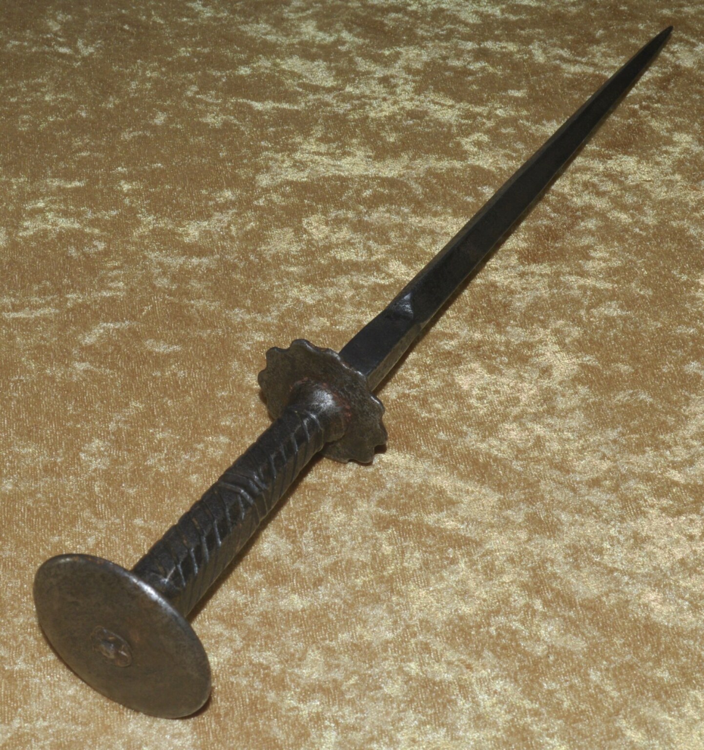 European Rondel Dagger, Misericorde, Late 14th C - Antique Weapon Store